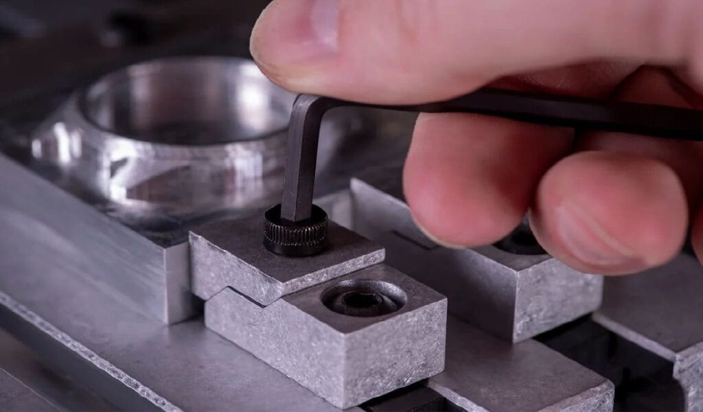CNC Workholding Methods: Complete Guide to Fixtures, Vises, Clamps ...